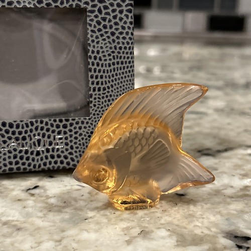 LALIQUE CRYSTAL Peach COLOR FROSTED FISH FIGURINE 2" TALL SIGNED With ...