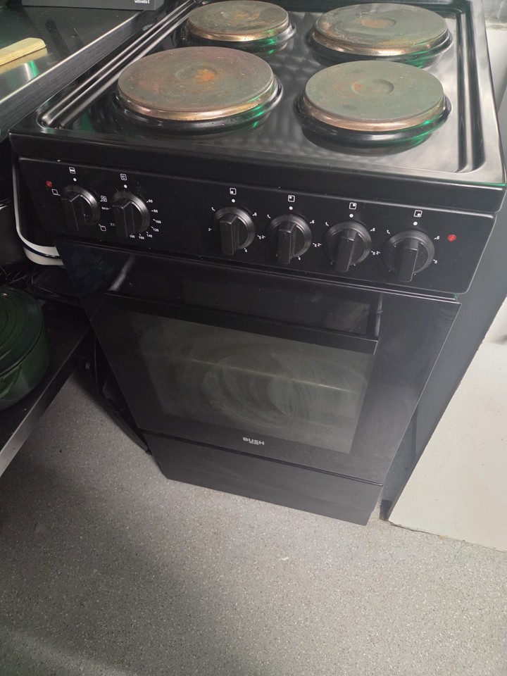 Bush Electric Oven And 4 Ring Hob Cooker. Colour Black. Good Working ...