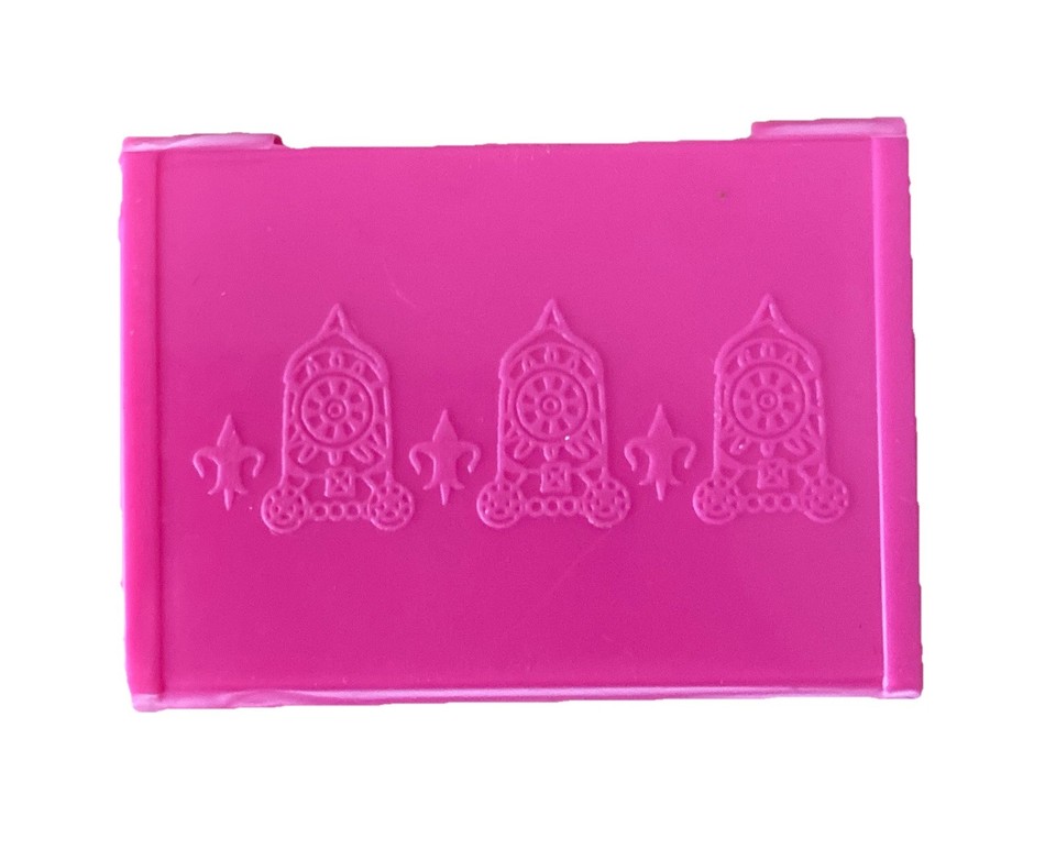 Monster High Doll Draculaura G1 Picture Day Pink Folder | eBay