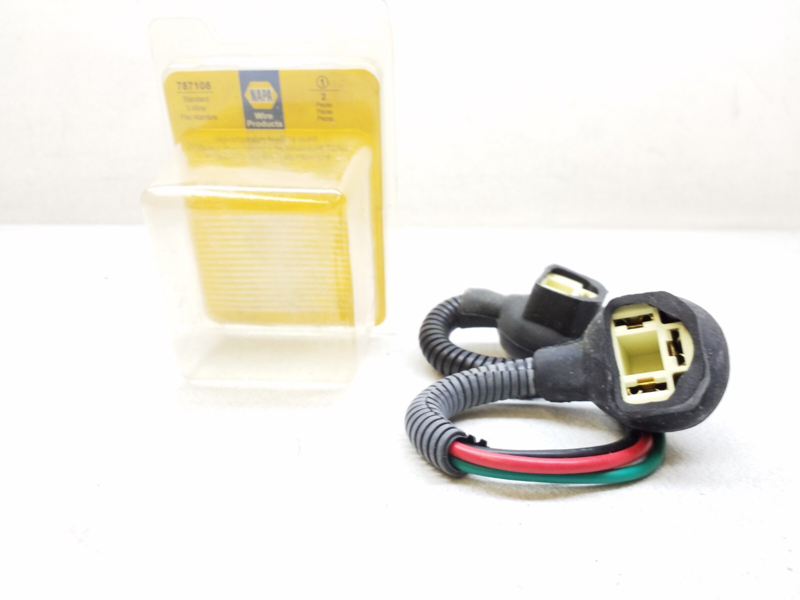 787108 Napa Standard 3 Wire High Temperature Headlamp Socket | eBay