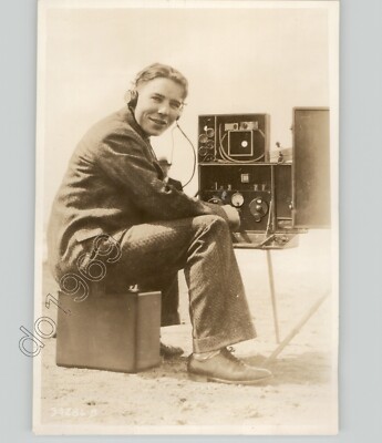 Radio Engineer Harry W Wells Operates VINTAGE RADIO Rare 1932 Press ...