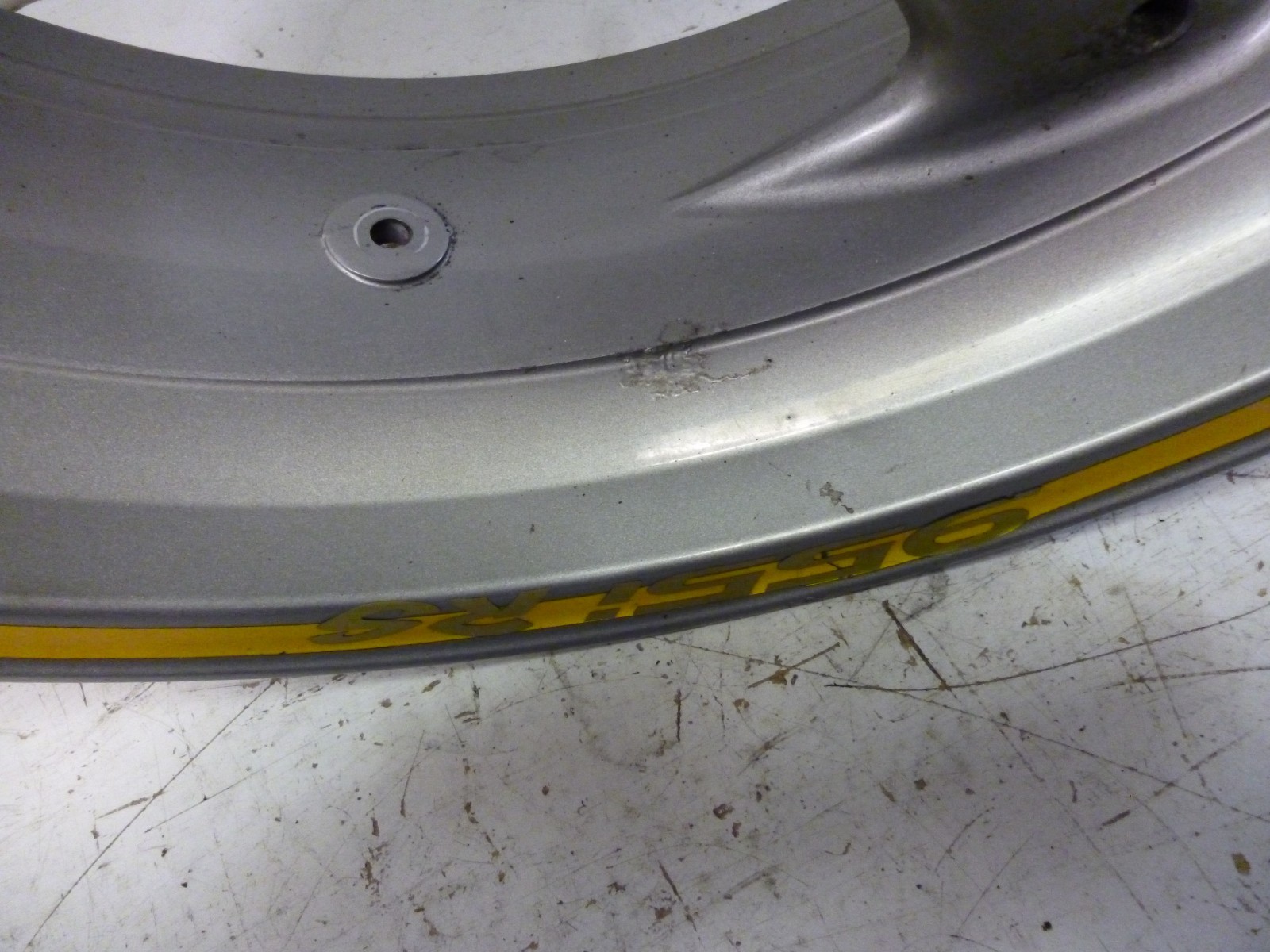 2000 Triumph Sprint RS 955i Rear Wheel / Rim 17" *BIKE BREAKING* 955 i ...