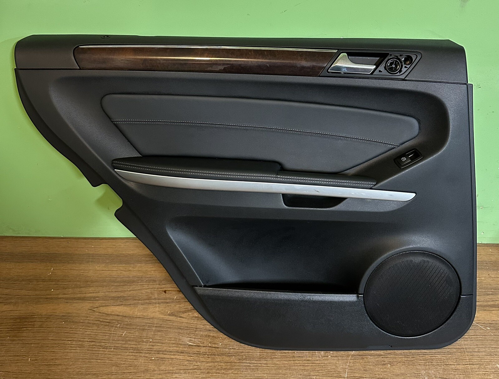 2006-2012 Mercedes GL450 ML350 Left Rear Interior Door Panel Trim Pad ...