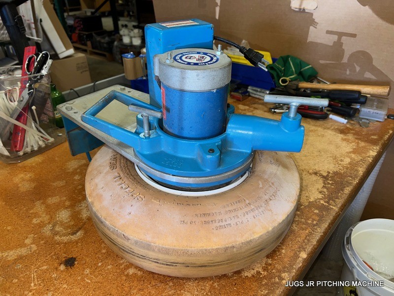 Jugs Jr Softball Pitching Machine FREE SHIPPING TO THE LOWER 48 US ...