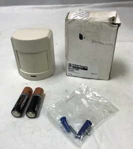 Interlogix SAW Wireless Indoor PIR Motion Detector, Pet Immune (60-807 ...