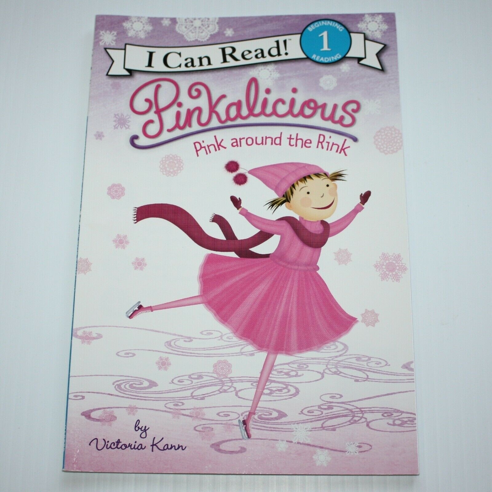 I Can Read Level 1: Pinkalicious : Pink Around the Rink by Victoria ...