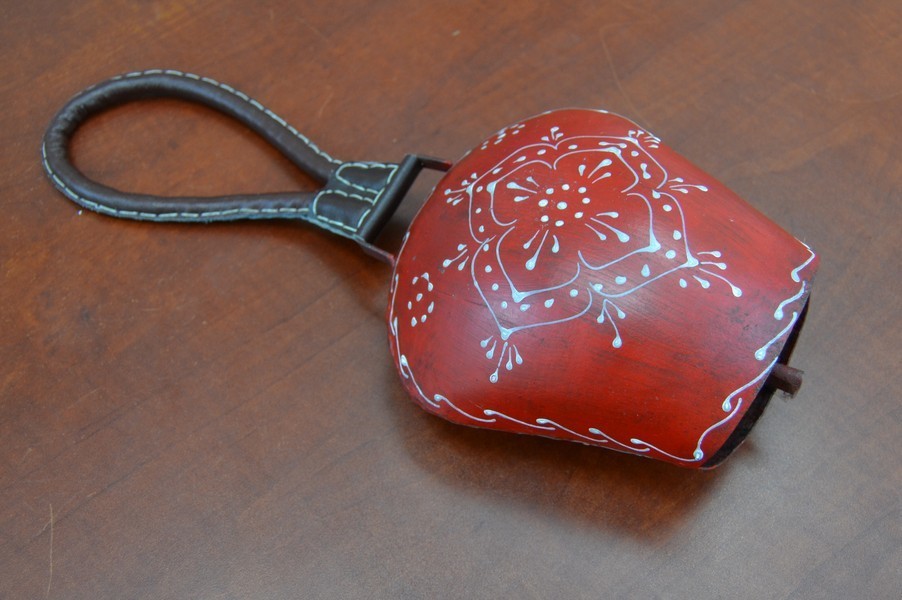 HANDMADE RED ANIMAL FARM RUSTY IRON BELL WITH LEATHER HANDLER #F-327 | eBay