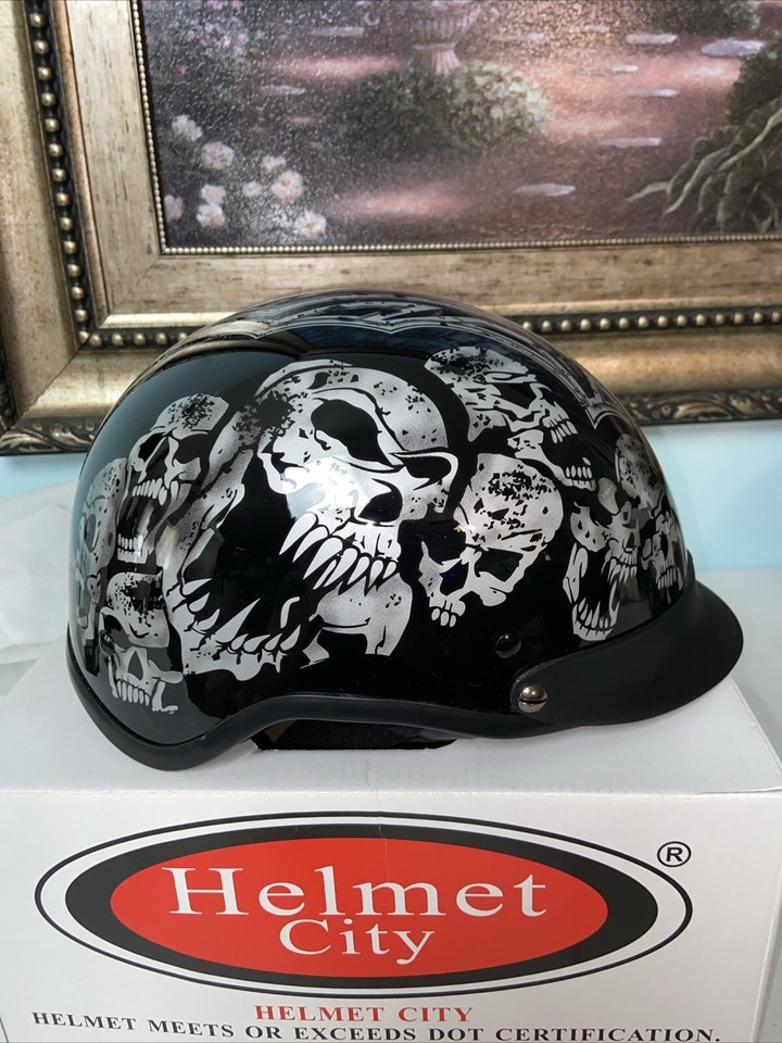 Helmet City Motorcycle Helmet 2XL Silver Screaming Skulls Full Face DOT ...