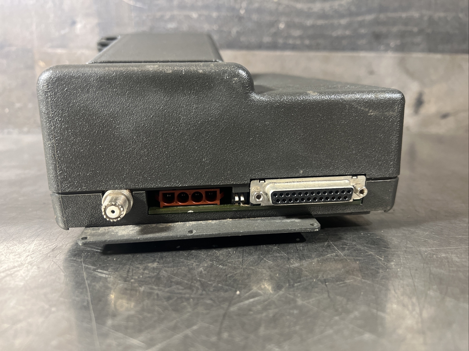 Motorola Radio Vehicular Adaptor NTN5612A MVTA Convertacom for Ht600 ...