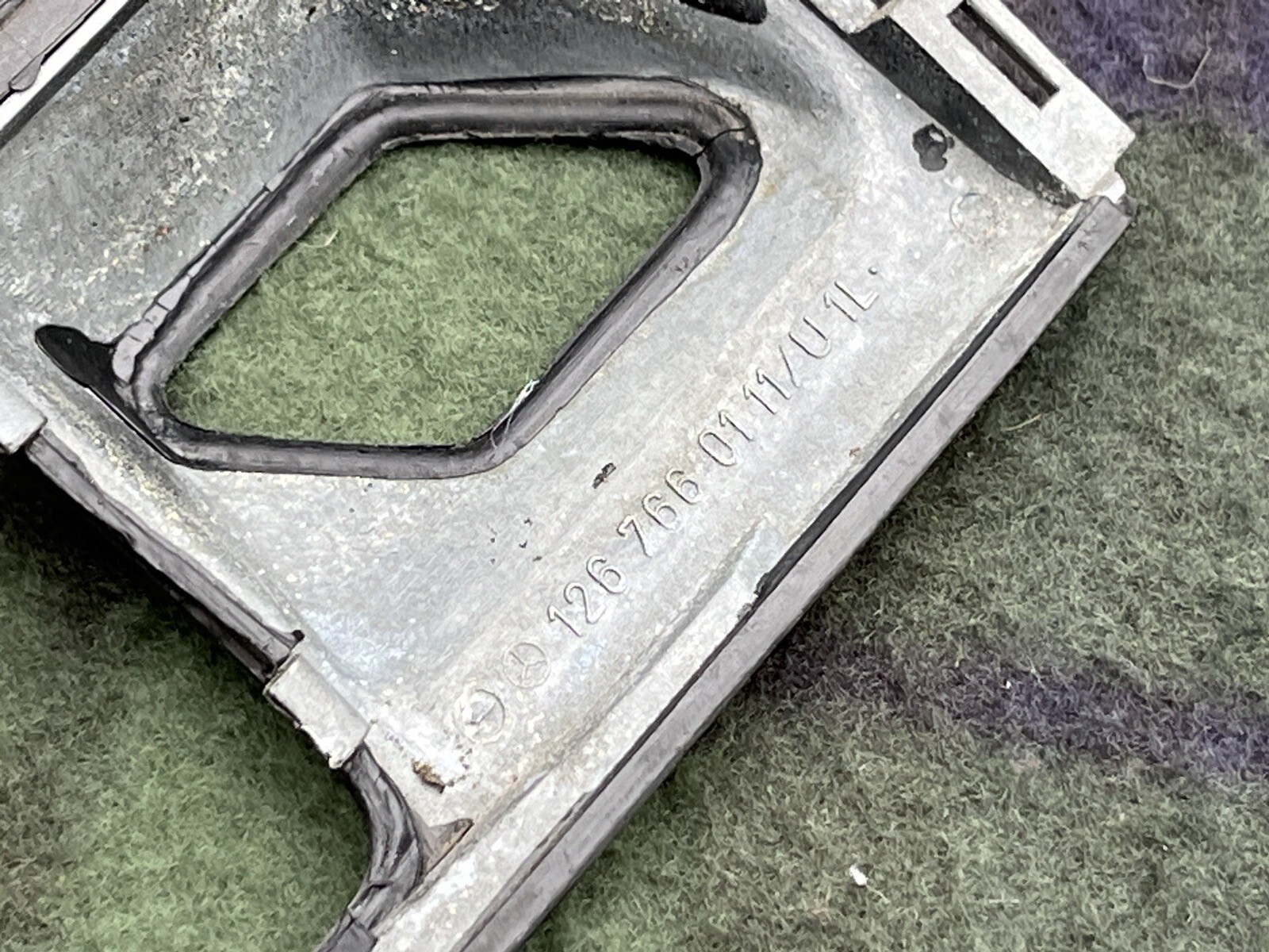 MERCEDES BENZ W126 Interior Front Left Door Handle Trim 1267660111 V8 ...