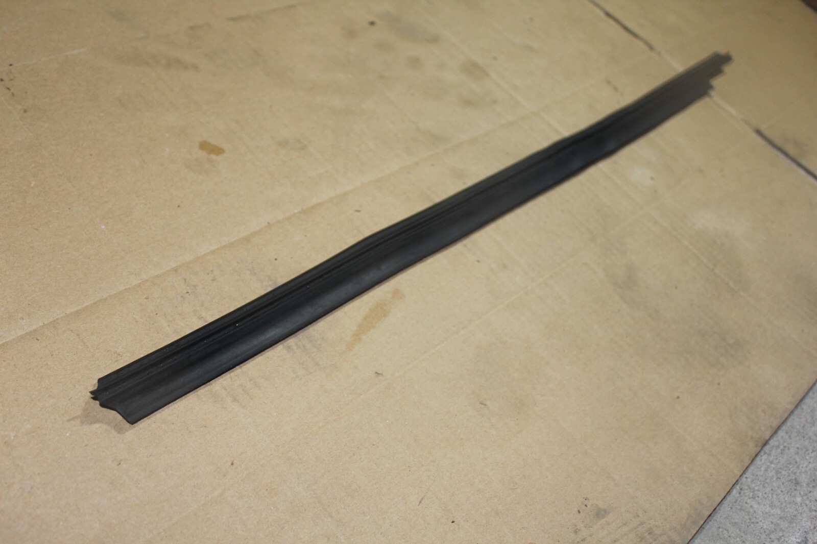 GENUINE BMW E30 SEDAN TOURING REAR RIGHT DOOR WEATHER STRIP WINDOW ...