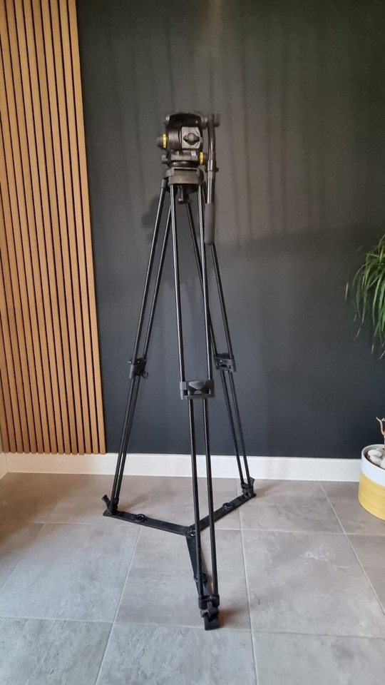 Vinten Vision 100 Fluid Head With Single Stage Base Level Spreader ...