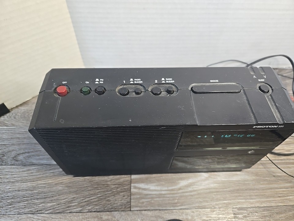 Proton 320 AM/FM Alarm Clock Radio TESTED Working Vintage | eBay