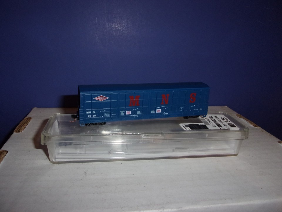 N SCALE RED CABOOSE/17413-3 MN&S/2007 THRALL ALL DOOR BOX CAR | eBay