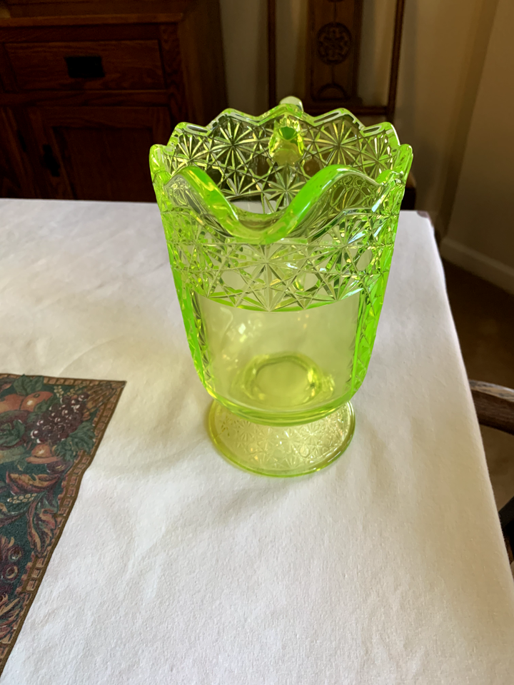 Antique Queen or Button & Bow Pattern Yellow Vaseline Uranium Glass ...