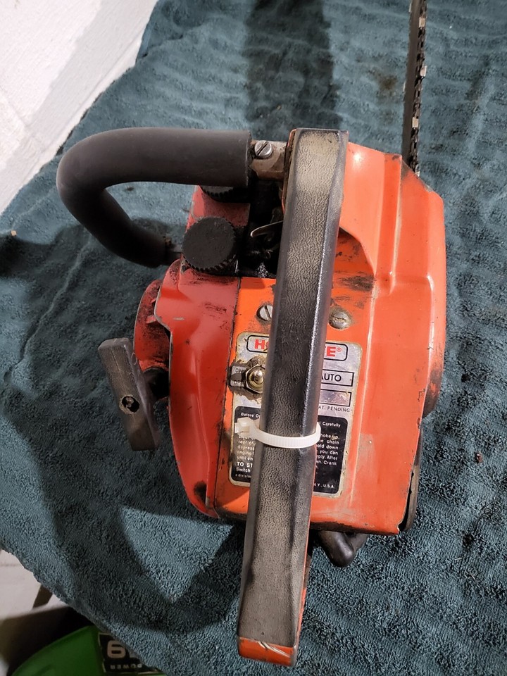 Homelite XL 2 Auto Oiler CHAINSAW 12” Bar Chain has SPARK & 125 PSI ...