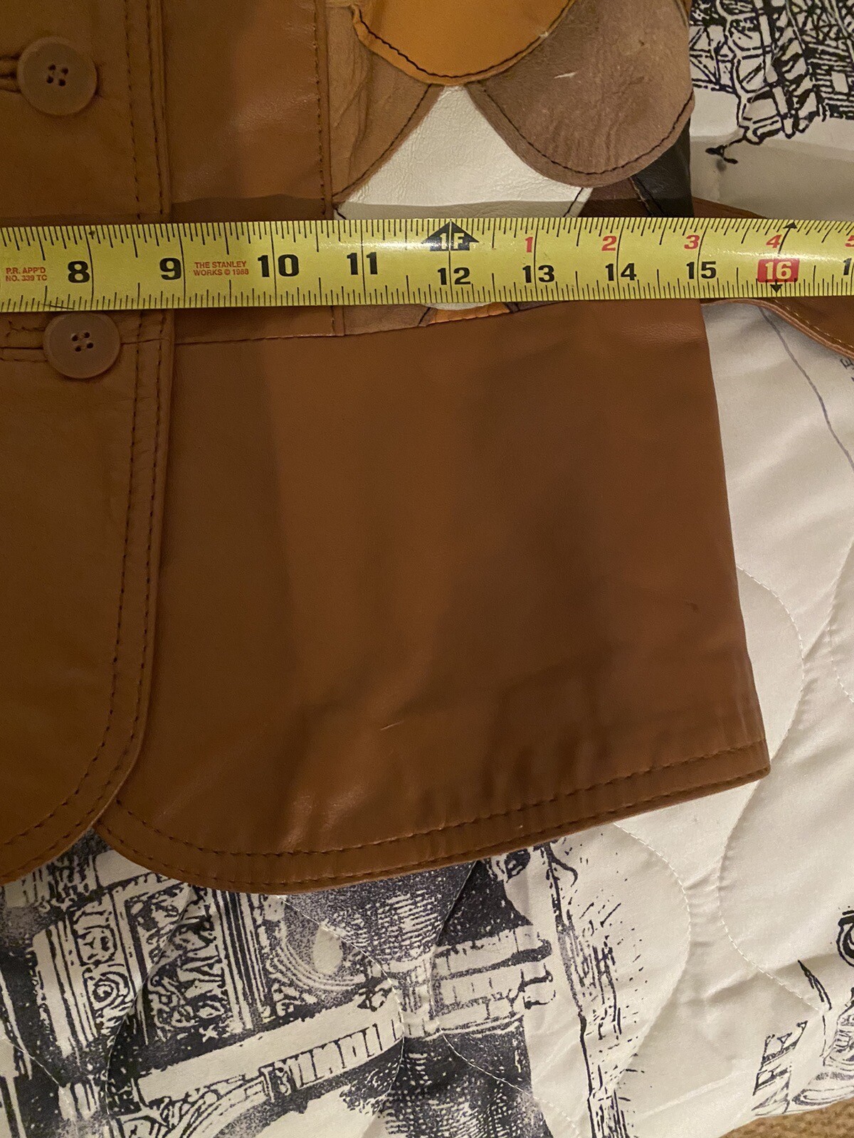 Rare Vintage 1970’s Korean Leather Scalloped Shell Pa… - Gem