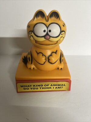 VINTAGE GARFIELD Grinning Holding Pooky Mini PVC Figure Moveable 1978 ...