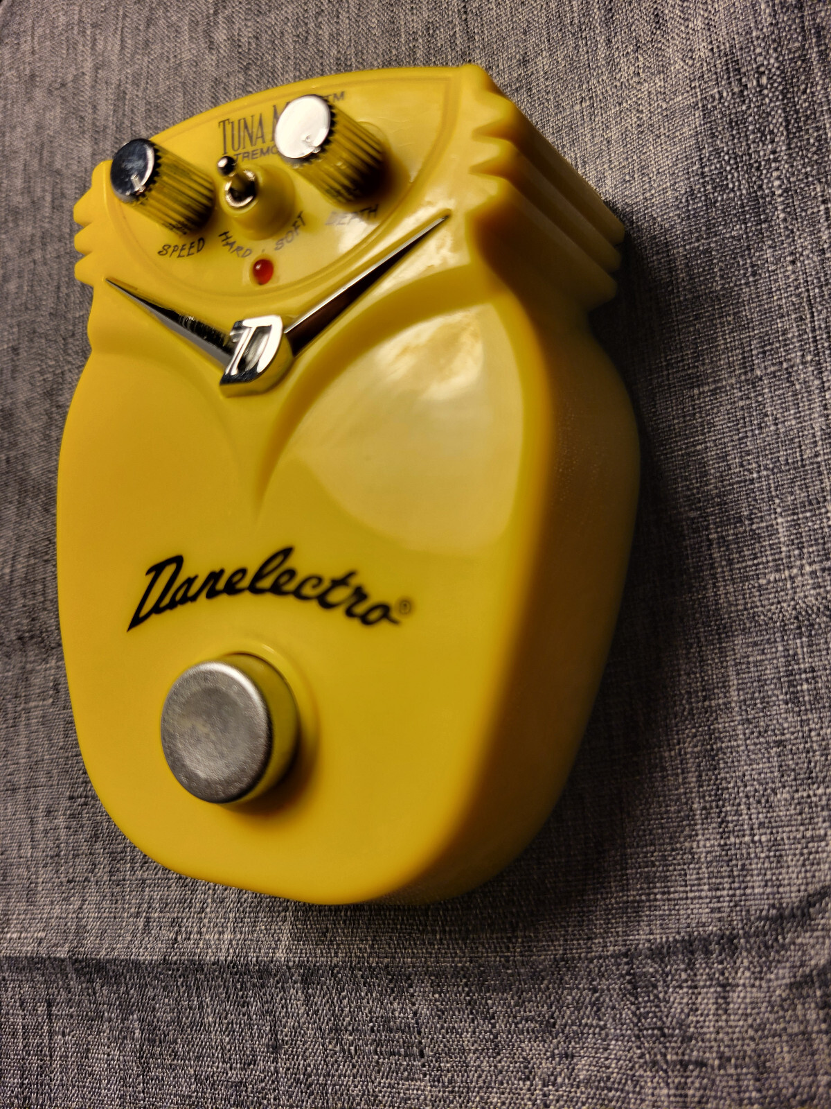 Danelectro Tuna Melt Tremolo Guitar Effect Pedal Great Shape! food ...