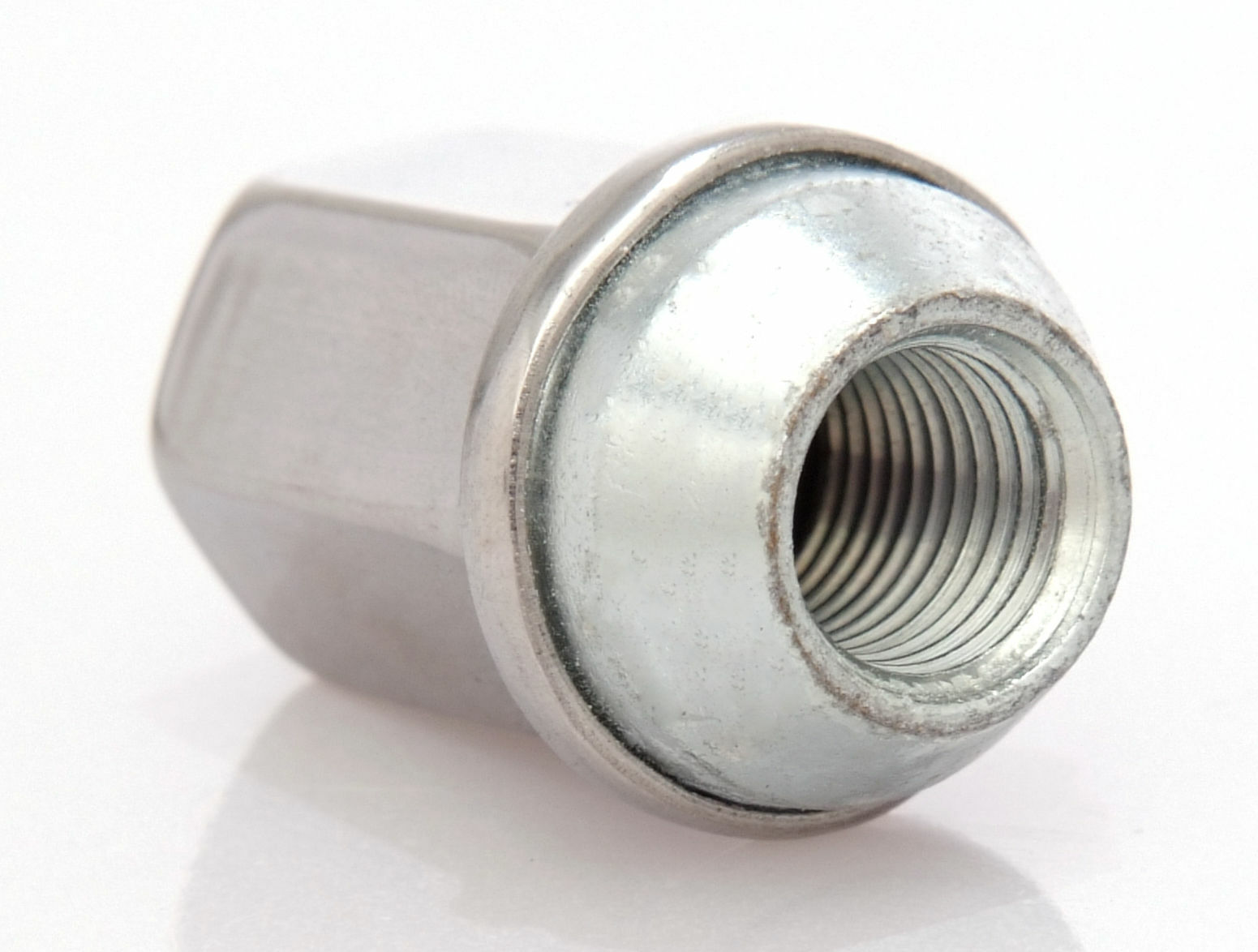 New Set Of 24 GM Chevy Silverado Factory Polished 14x1.5 Lug Nuts ...