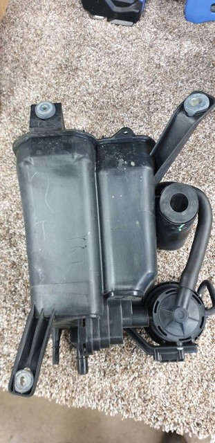 2016 Porsche Cayenne Charcoal Canister Fuel Vapor Emission 7P0201801L ...