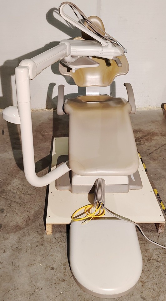 Adec 511 Dental Chair with Adec 533 Delivery Unit | eBay
