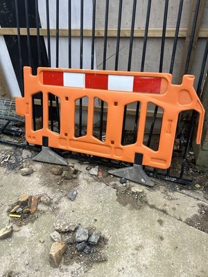 CHAPTER 8 TRAFFIC MANAGEMENT ROAD BARRIERS PEDESTRIAN PLASTIC SAFETY ...