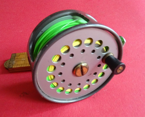 A GOOD USEABLE VINTAGE 3 1/2" W SHARPES "THE GORDON" TROUT FLY FISHING ...