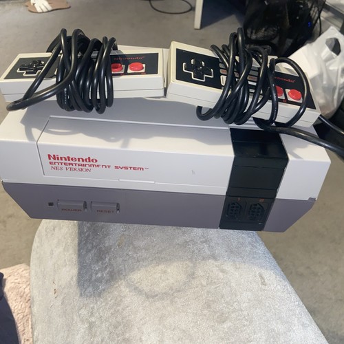 Nintendo Entertainment System (NES) Console Bundle | 2 Controllers ...