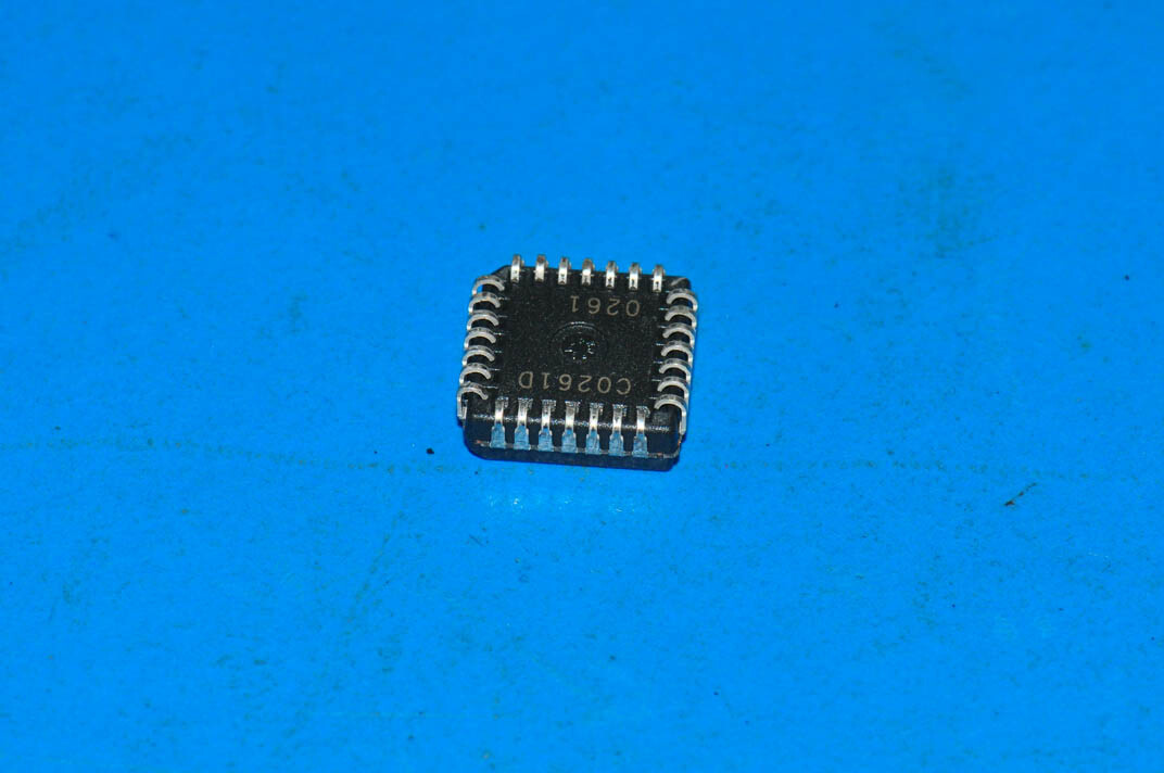 BT261KPJ BROOKTREE PLASTIC LEADED CHIP CARRIER 28-PIN PLCC SURFACE ...