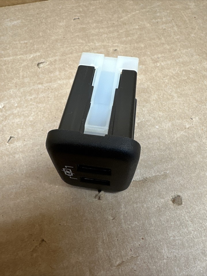 2018-2023 CHEVY Chevrolet Traverse Rear Console Auxiliary Jack Charger ...