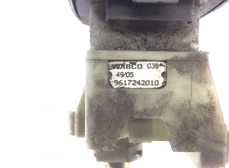 1882112 Parking Brake Valve SCANIA P, G, R, T series, F, K, N - series ...