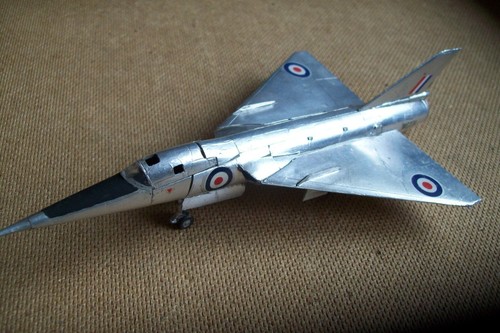 FAIREY DELTA FD.2 RESEARCH AIRCRAFT 1:72 scale built model | eBay UK