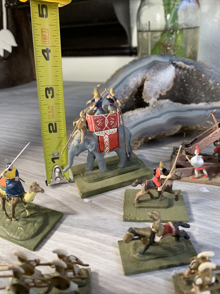 Vintage Huge Lot Of 41 Medieval Knight Soldiers Warrior Battle Figures ...