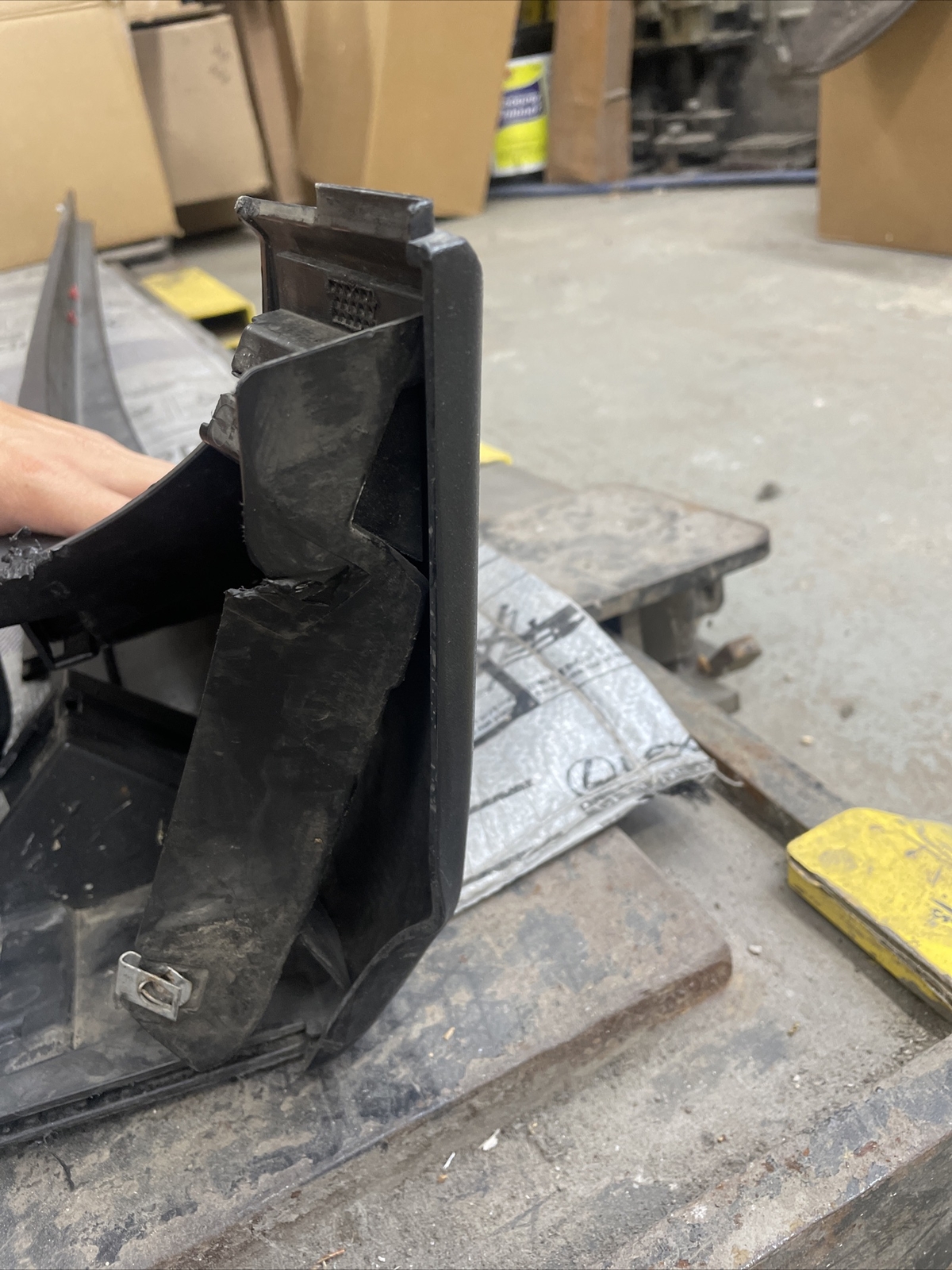 R22 18 19 Chevrolet Traverse Left Rocker Panel Skirt GM Molding ...