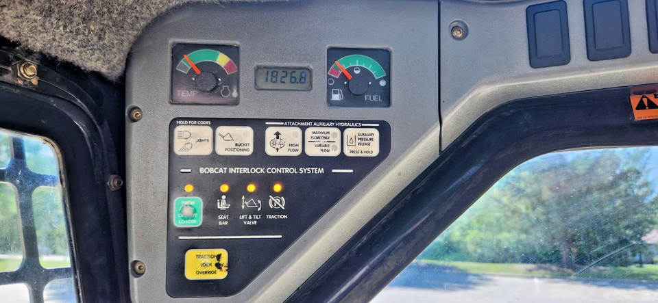 BOBCAT 873 SKID STEER LOADER - 1,800 HOURS High Flow Enclosed Cab Heat ...