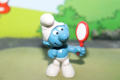 The Smurfs Vanity Smurf Holding Red Mirror Rare Vintage Display Figure ...