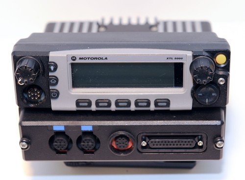 Motorola XTL 5000 UHF 380-470MHz P25 9600 Trunking O5 Head M20QSS9PW1AN ...