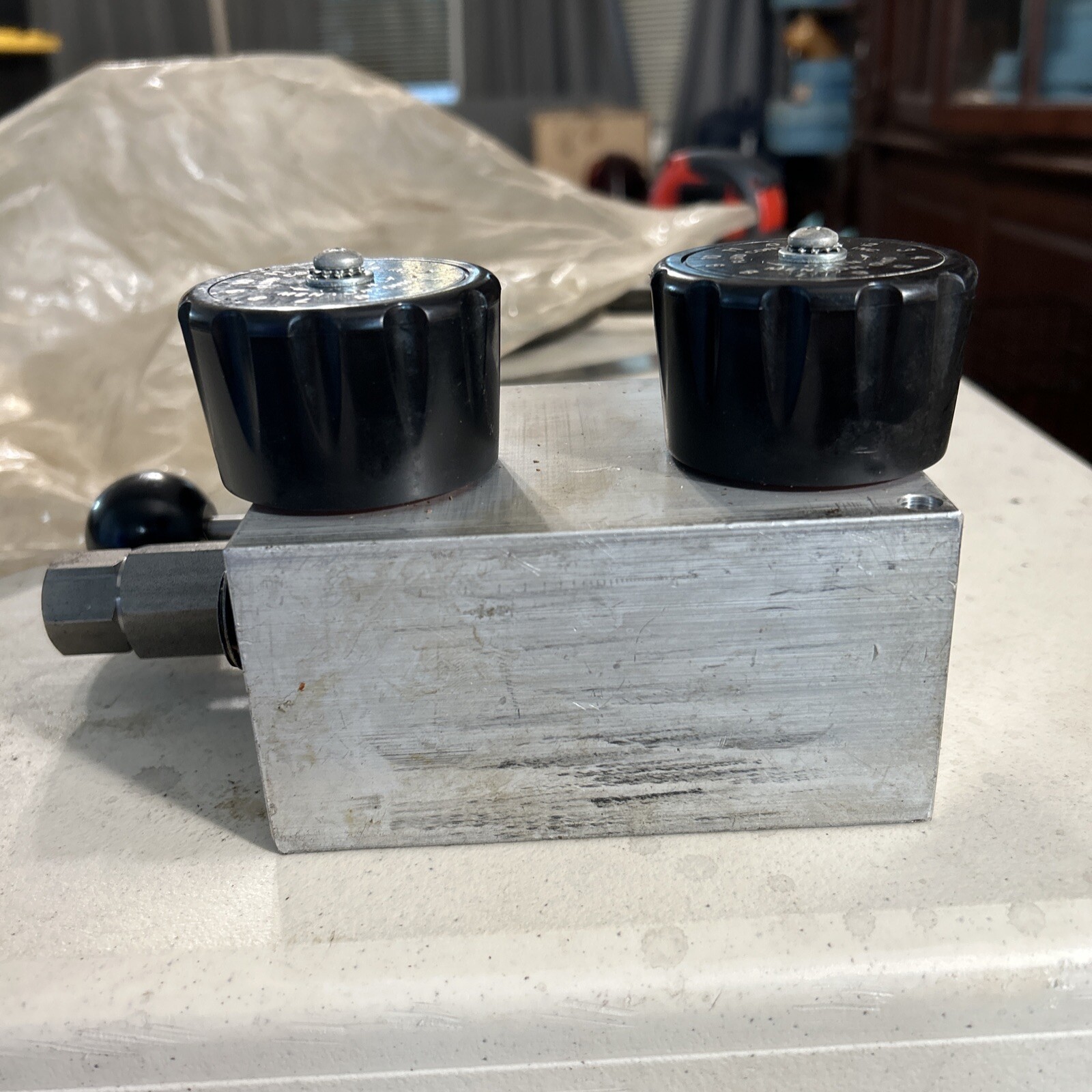 Duel flow Control valve Fluid Controls Inc. 2FFL12-D6-6-6-4-10-15S NEW ...