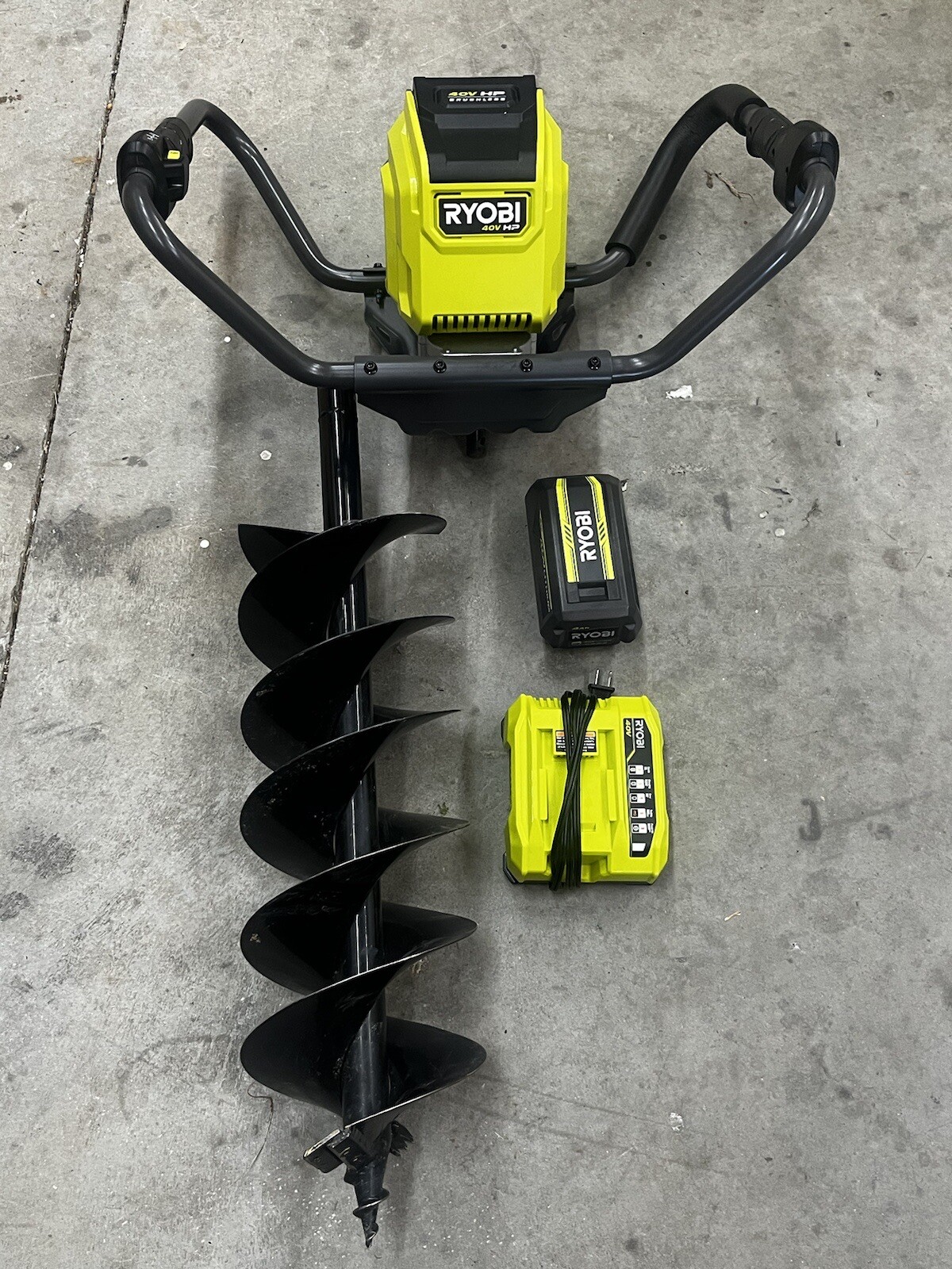 RYOBI 40V HP Brushless Cordless Earth Auger 8 in. Bit w 4.0 Ah Battery ...