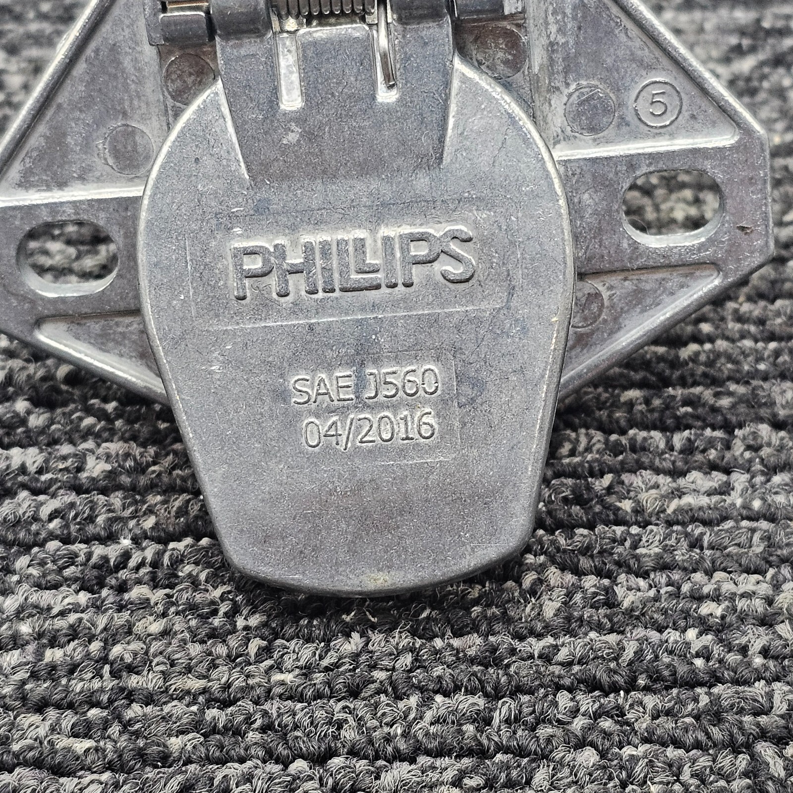 (QTY 2) Phillips 15-720 7-Wire Trailer Socket Plug, Zinc-Die Cast SAE J560 | eBay