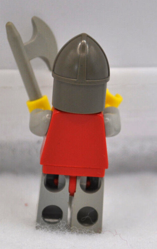 LEGO CLASSIC CASTLE KNIGHT MINIFIGURE YELLOW CASTLE 375 6075 HELMET Lot ...