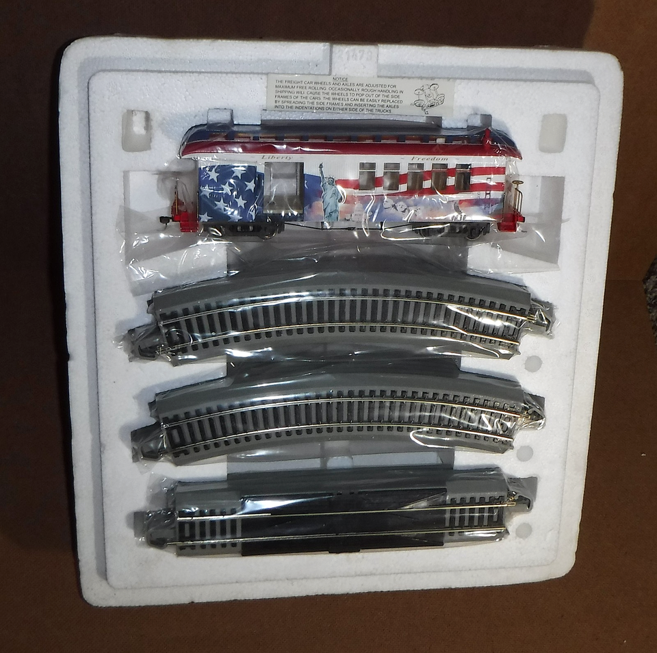 Hawthorne Village Spirit of America USA Liberty Freedom Boxcar & 16 ...