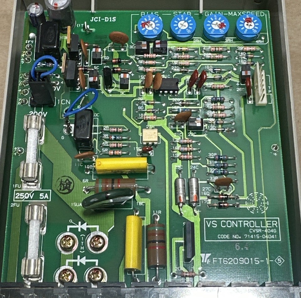 Yaskawa VS Controller CVSR-404G Source: 200-220V 50/60Hz, Output: 400W ...