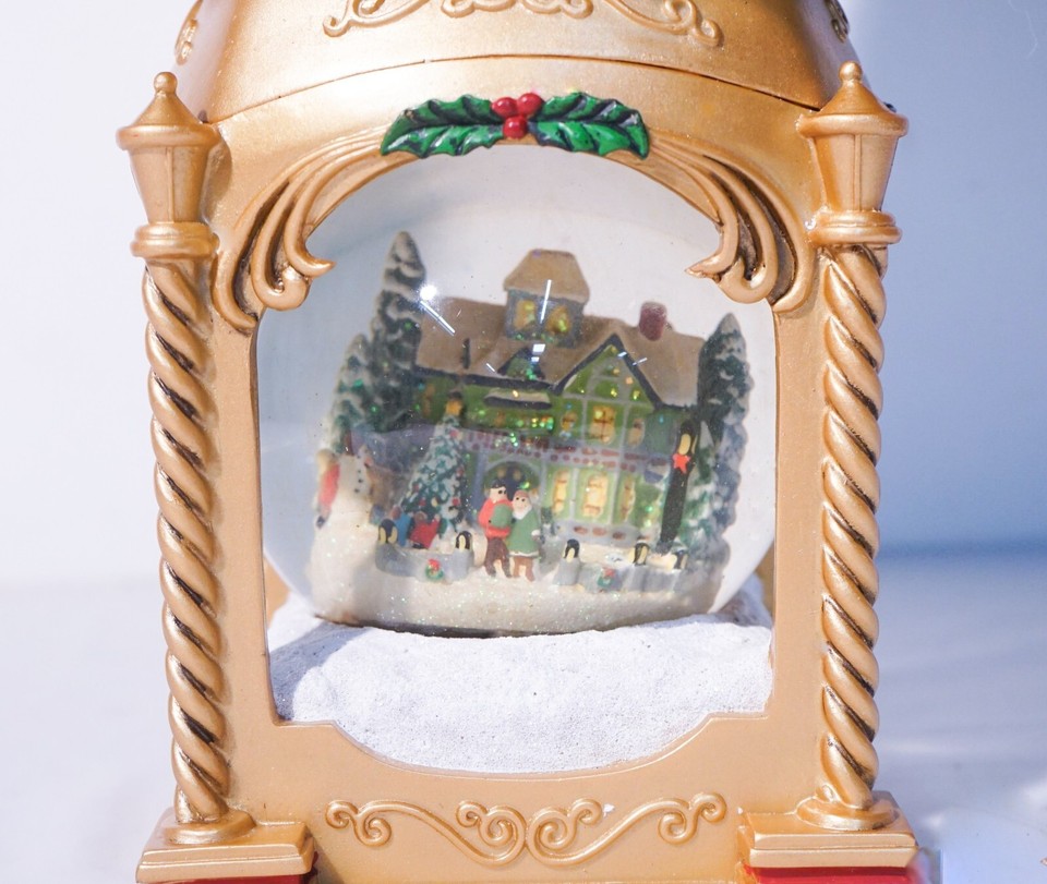 Thomas Kinkade Musical Light Up Snow Kissed Holiday Memories Snow Globe ...