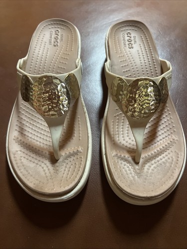 Crocs Cream Hammered Gold Thong Wedge Sandals Size 7 Great Condition ...