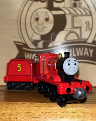 JAMES ! THOMAS FRIENDS TRAIN TAKE Along n play Diecast 2012 ! HTF Year ...