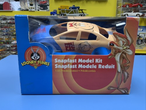AMT PEANUTS SNAPFAST MODEL KIT #31012 NEW | eBay