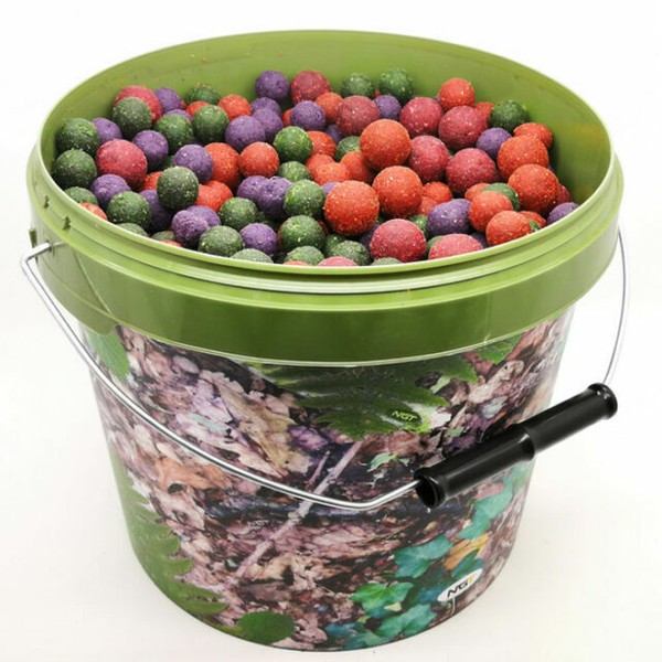 Carp Fishing 3kg Mixed Boilies With 5l Camo Bait Bucket Boilie off Cuts ...