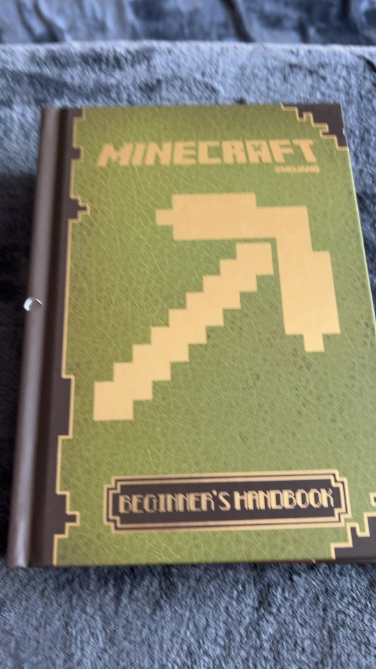 BNWT MINECRAFT box set of 4 books for 9 plus - cg b44 | eBay UK